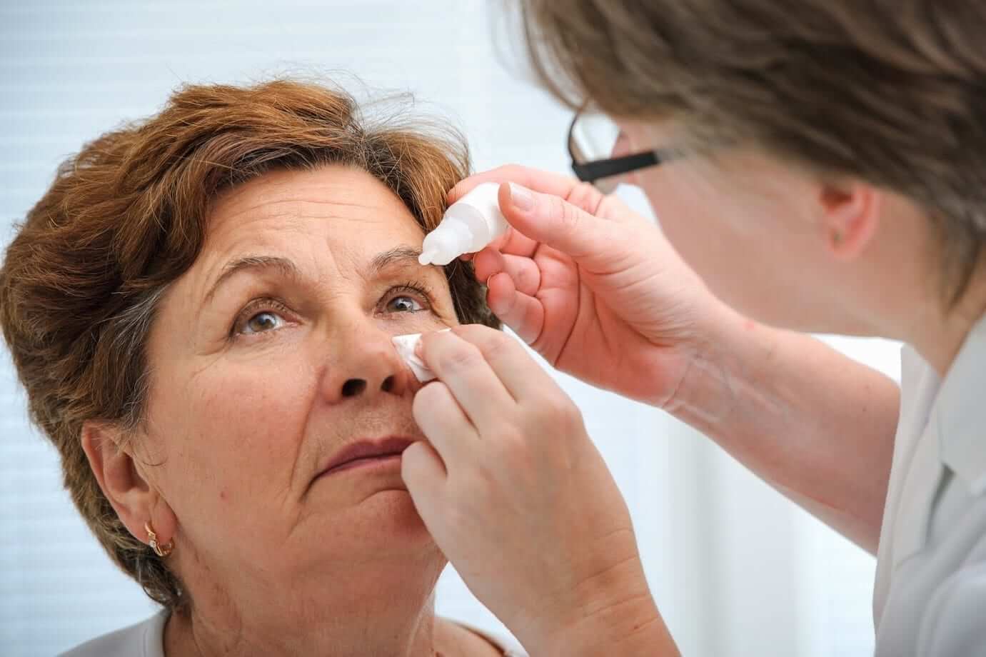 Something Stuck In Your Eye Hello Home Doctor Service Hello Home 